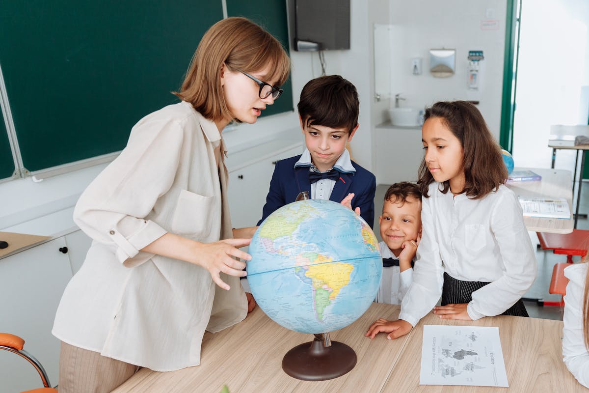 Why History Lessons Are Important at School | The Good Learn
